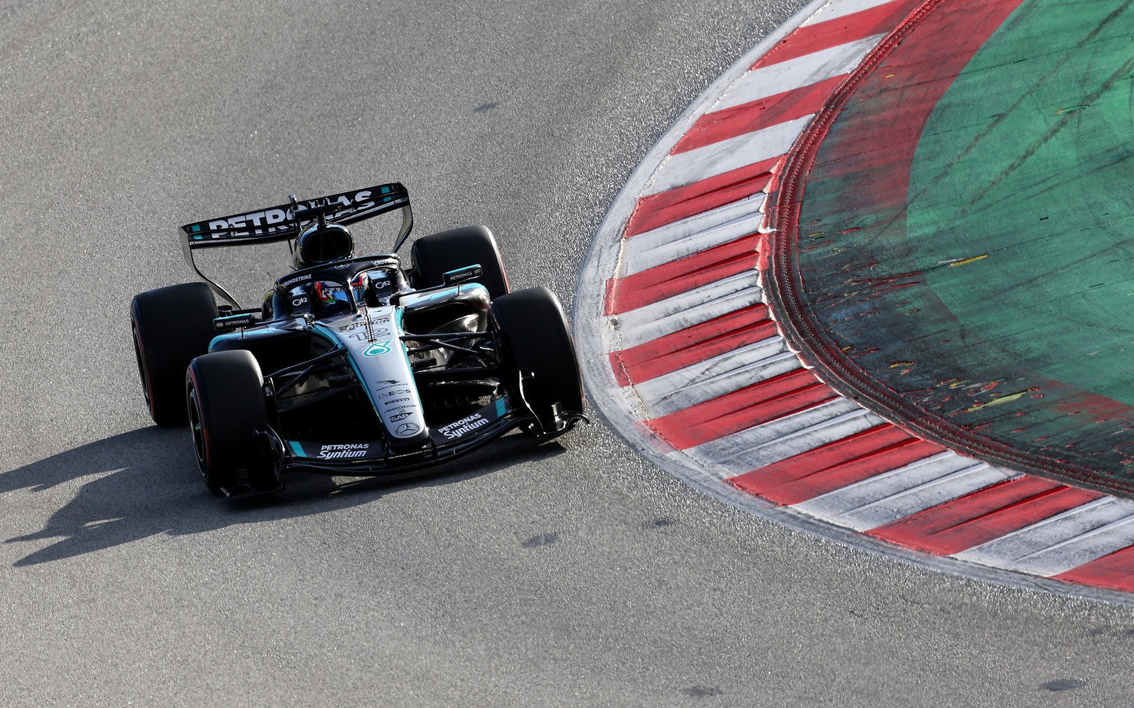 Wolffa teší, že nové auto nepôsobí ako „kus hovna“ | Magazín F1 ...